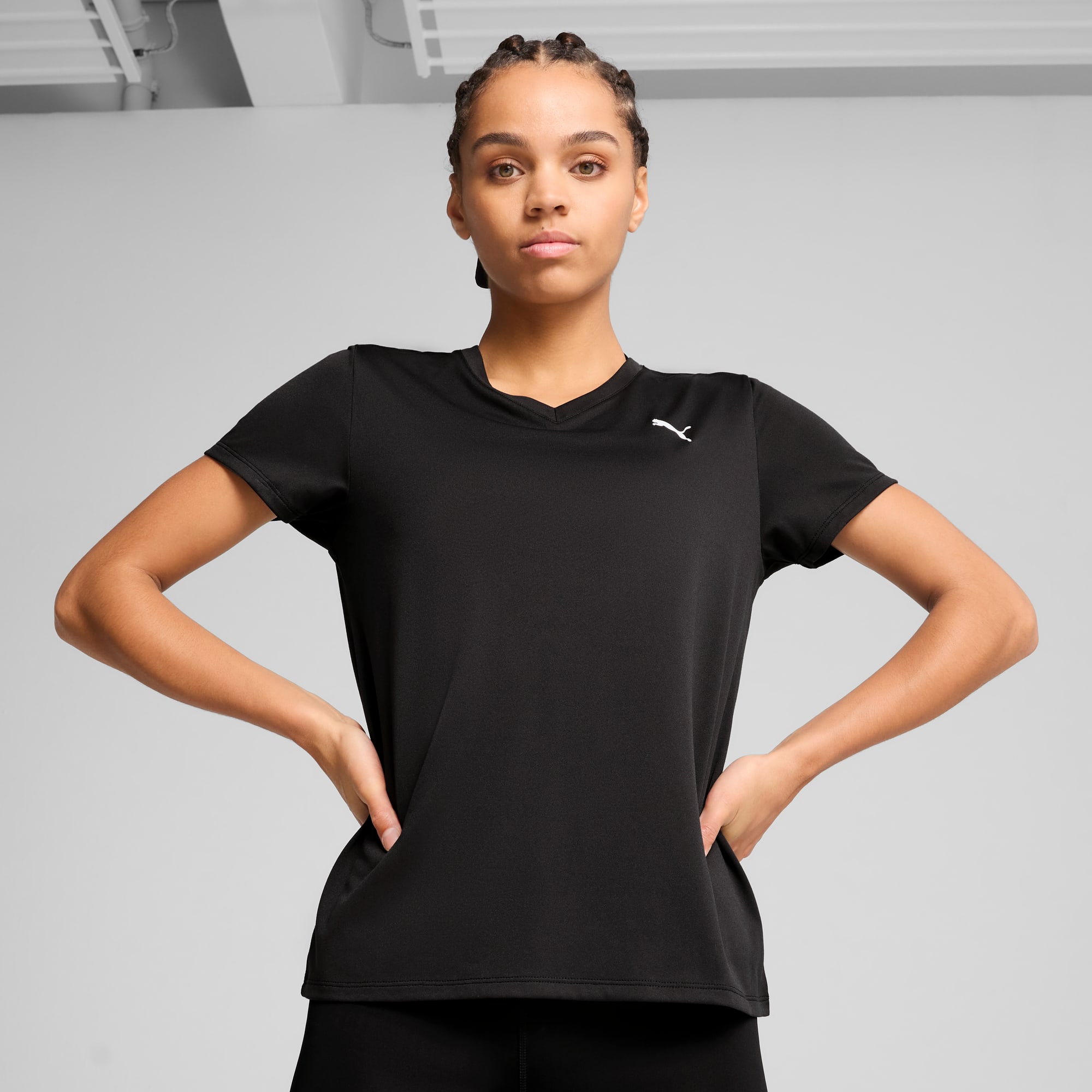 Playera de cuello en V para mujer TAD ESSENTIALS | PUMA